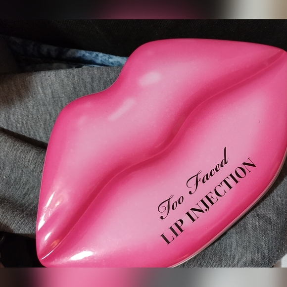 Too Faced | Makeup | Two Faced Lip Injection Plump | Poshmark